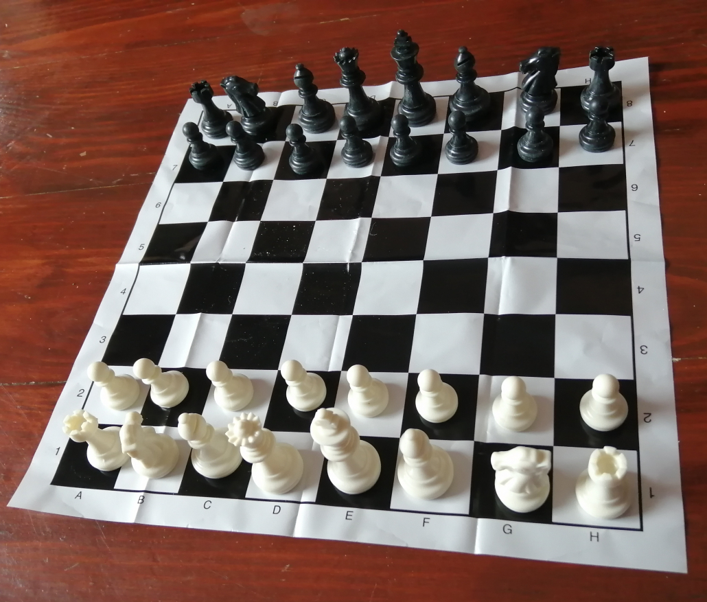 Lightweight Staunton Pattern travel chess set - Steel City Press